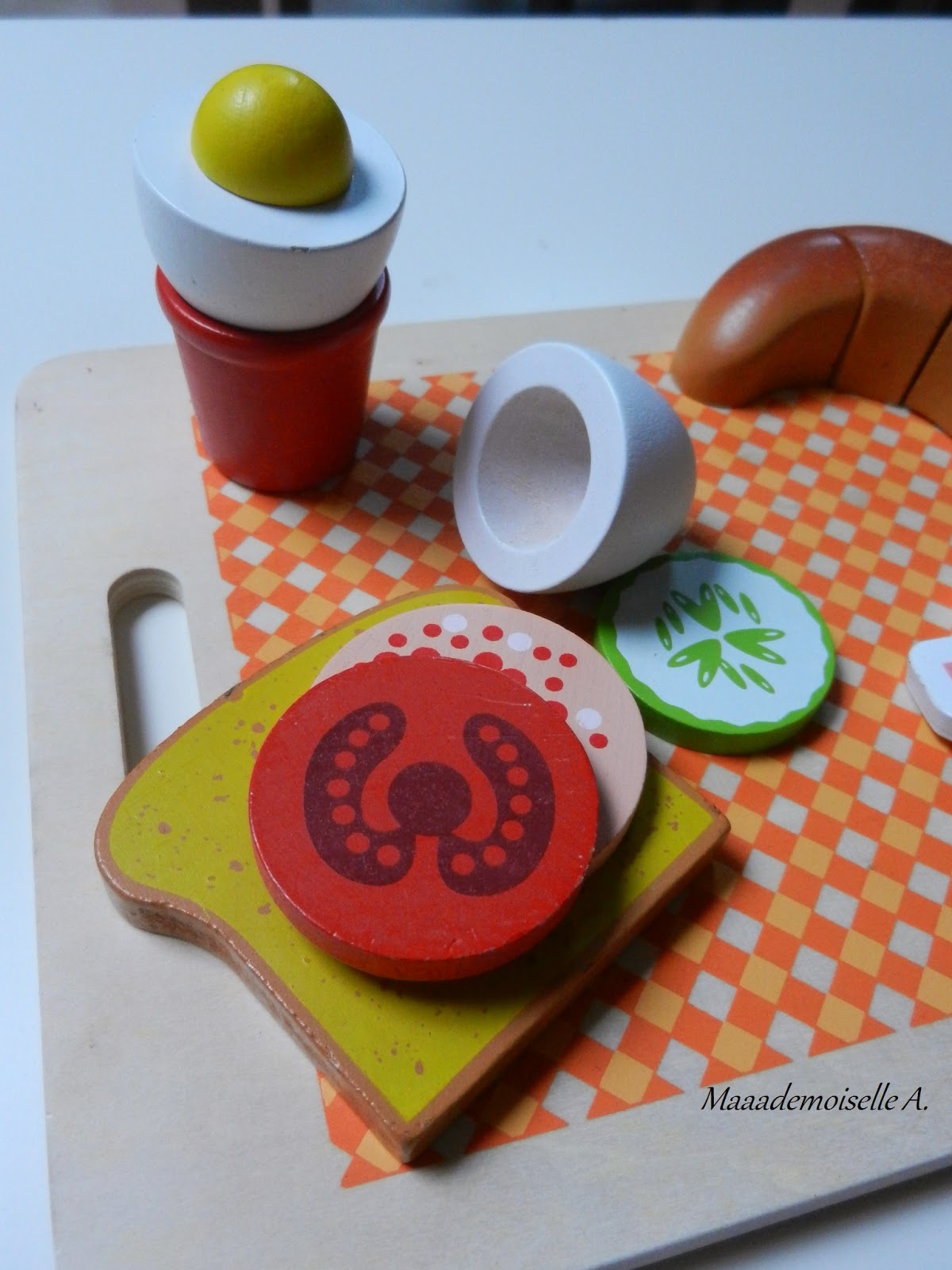Maaademoiselle A.: || Play Tive Junior : jeu en bois aliments "Petit ...