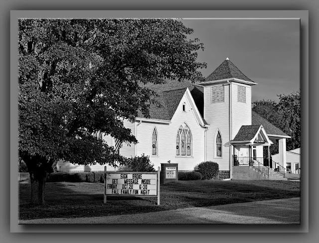 Coulterburg, USA: Day 084 Shirley, Illinois Christian Church