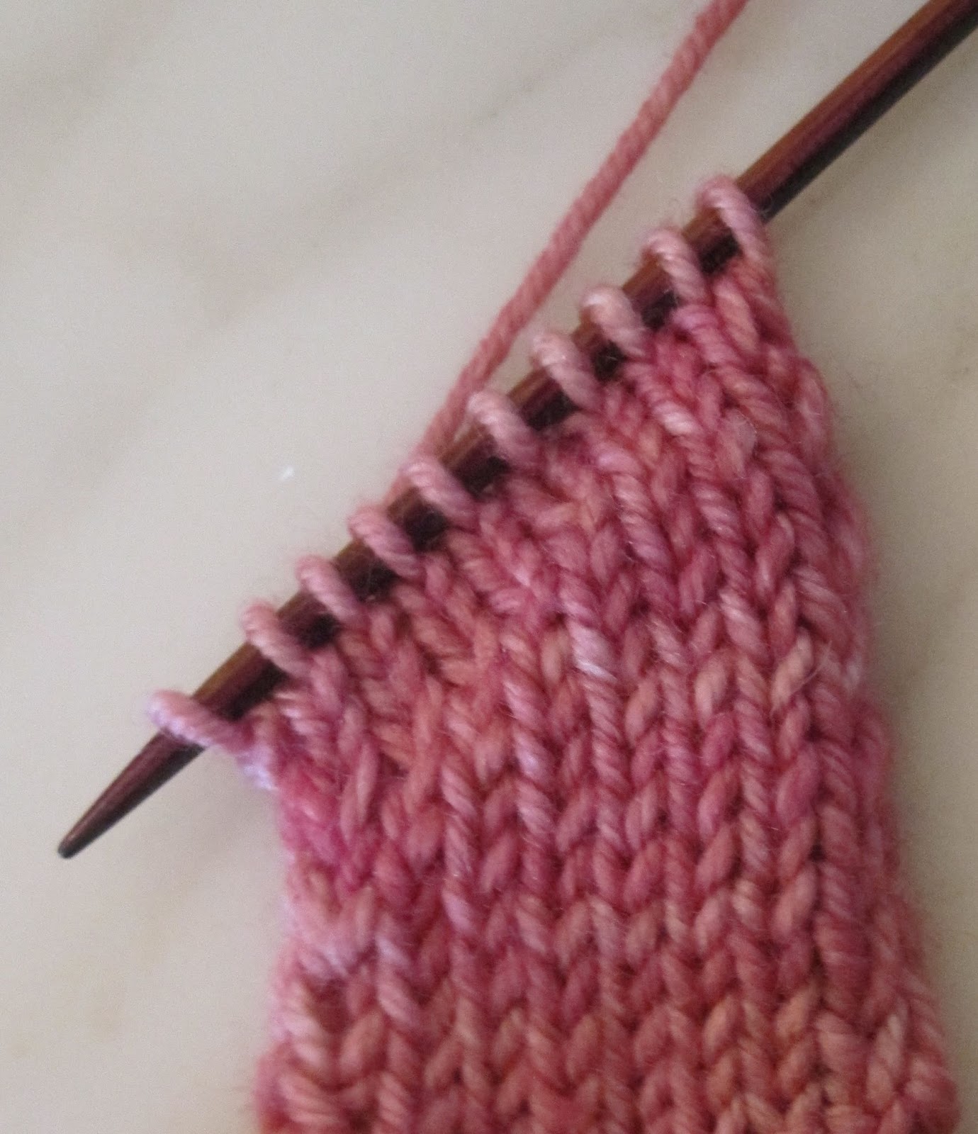 LiaKnits: SHORT ROWS: YARN OVERS