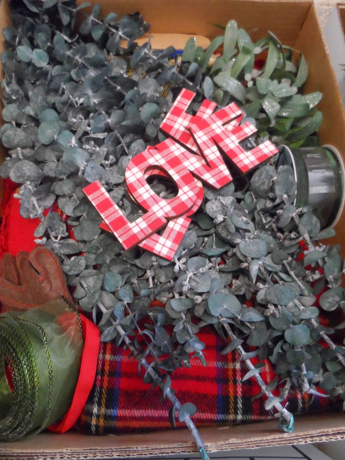 FOCAL POINT STYLING: WEEKEND HOLIDAY DECORATING & SNEAK PEEK!