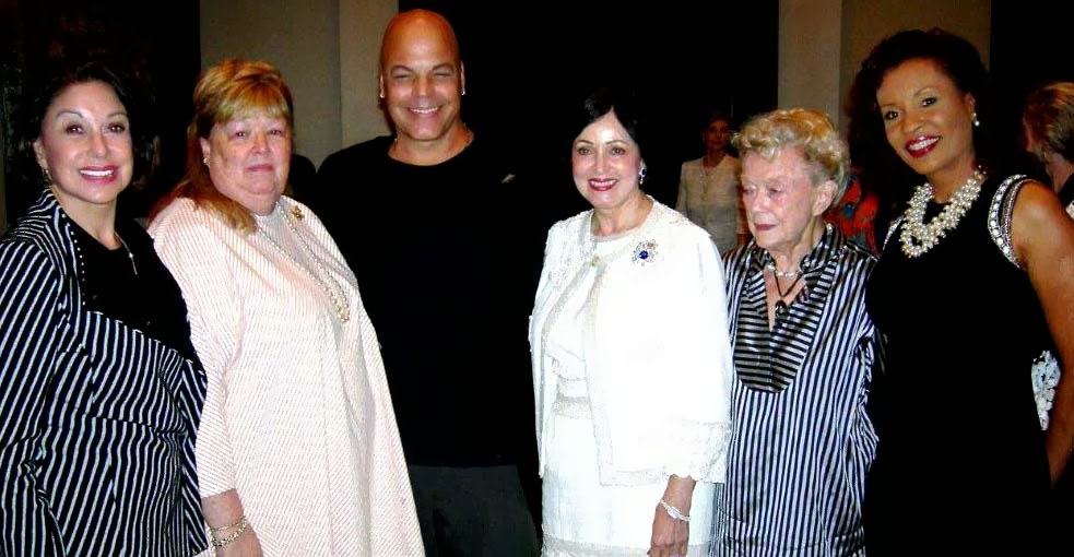 Raoul Blanco's watching...: Raoul Blanco Couture Circle presents the ...