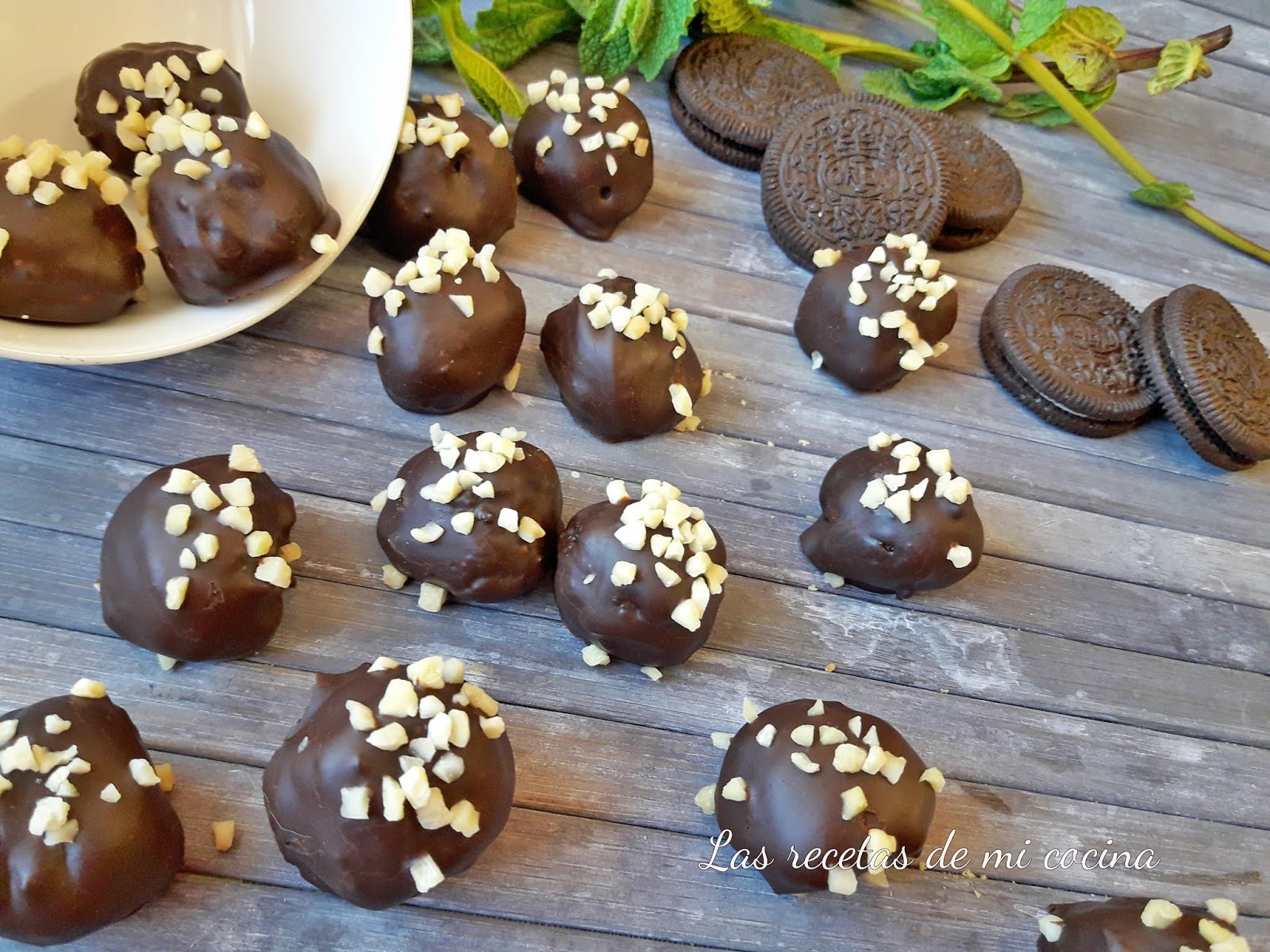 Las Recetas De Mi Cocina: Bolitas Oreo bañadas en chocolate (VIDEORECETA)