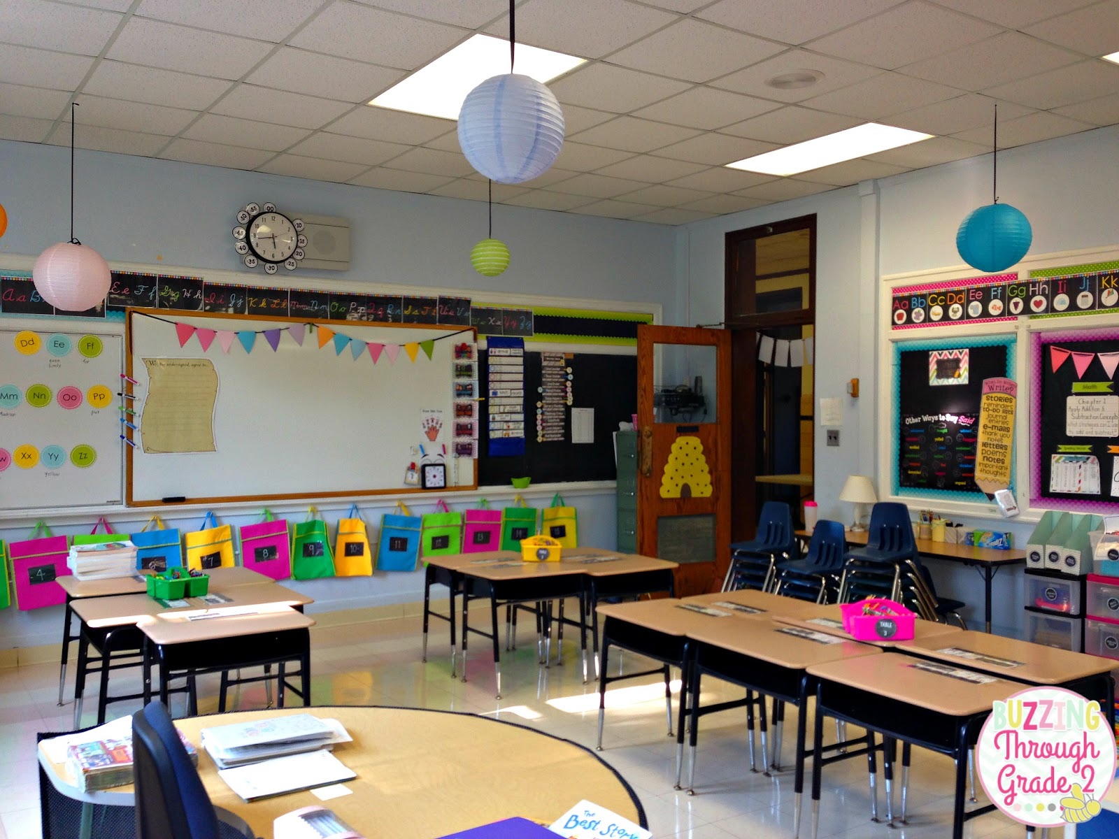 Buzzing Through Grade 2: Classroom Tour 2015