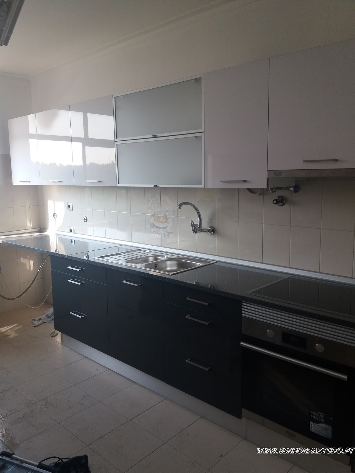 Montagem de uma cozinha Brico Depôt na Rinchoa