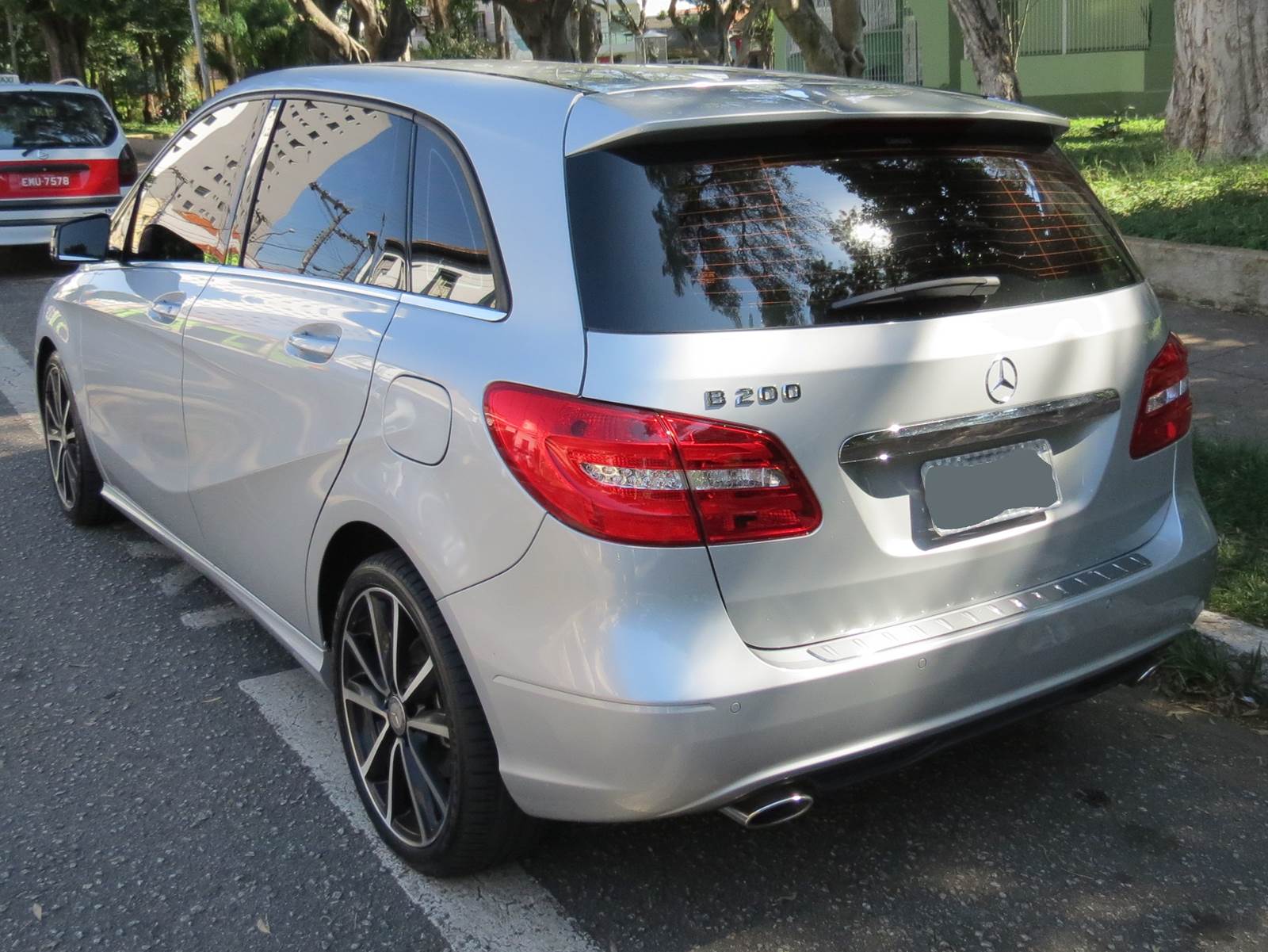 Mercedes-Benz B200 Turbo Sport: vídeo, consumo e preço