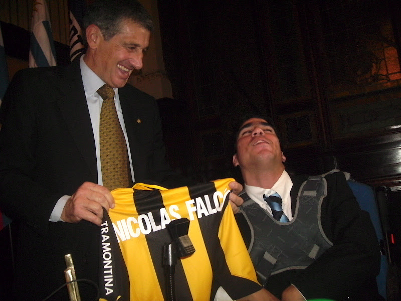 SOTAQUE ESPORTIVO: JORNALISTA ESPORTIVO URUGUAIO NICOLÁS FALCÓN ...