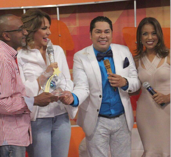 La conductora de Chévere Nights recibió la “Estrella por Siempre”