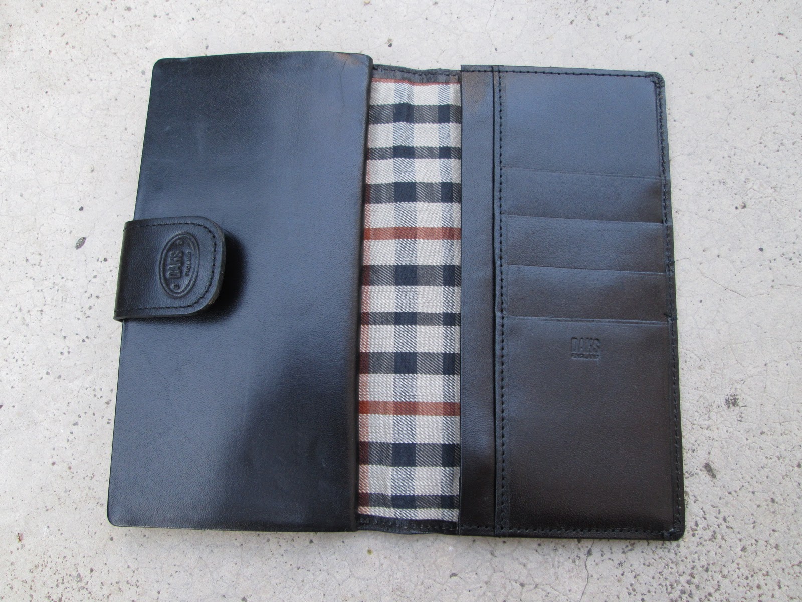 d0rayakEEbaG: Authentic DAKS England Long Wallet(SOLD)