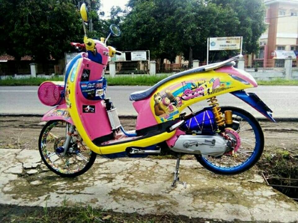 Motor Scoopy Modifikasi Doraemon Automotivegarage.org - MODIFIKASI ...