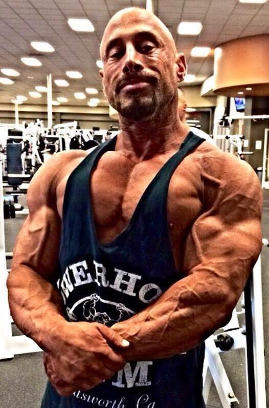 world bodybuilders pictures: canadian fitness trainer and bodybuilder ...