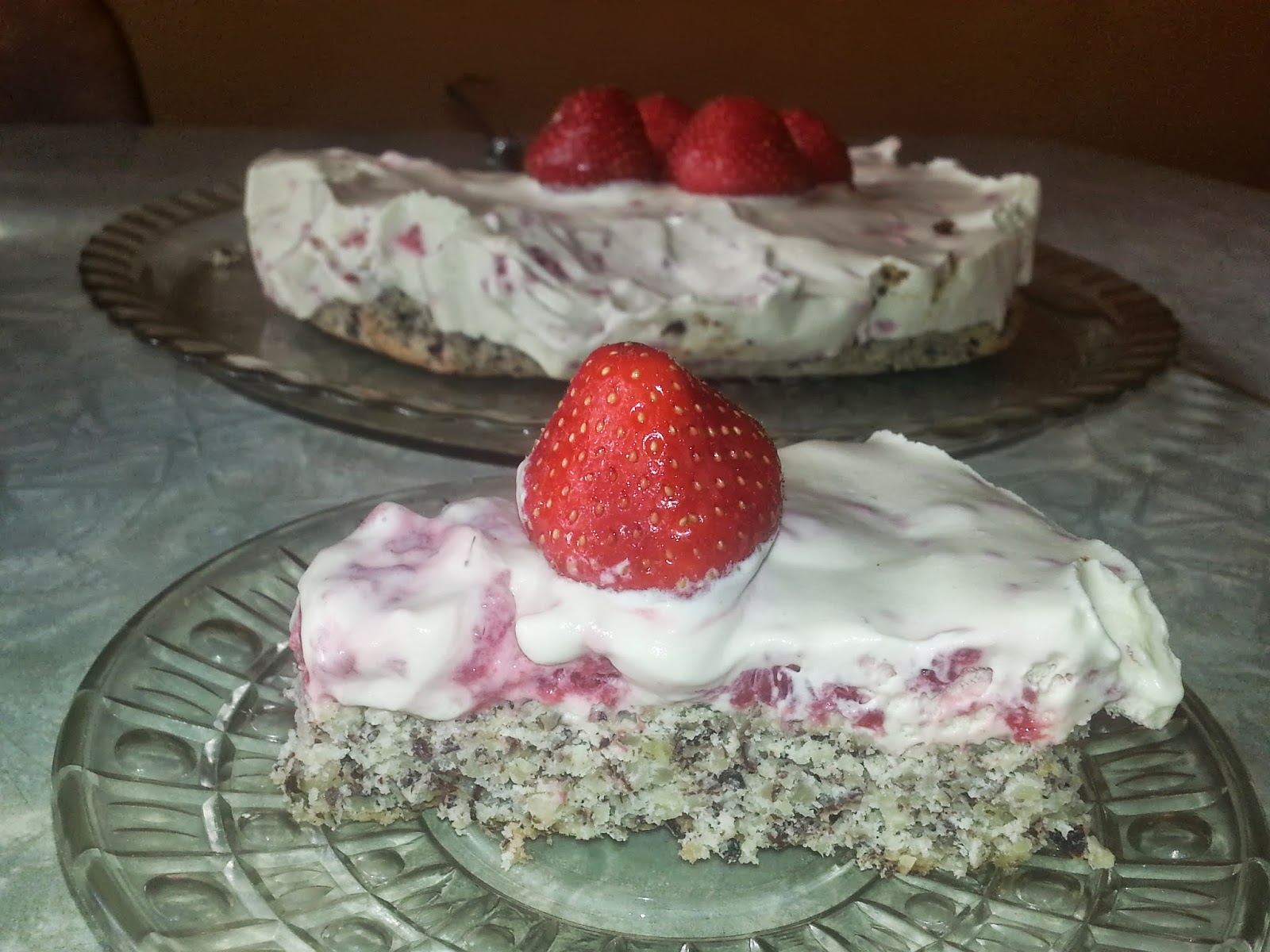 My Aussie LCHF life: LCHF raspberry ice cream cake