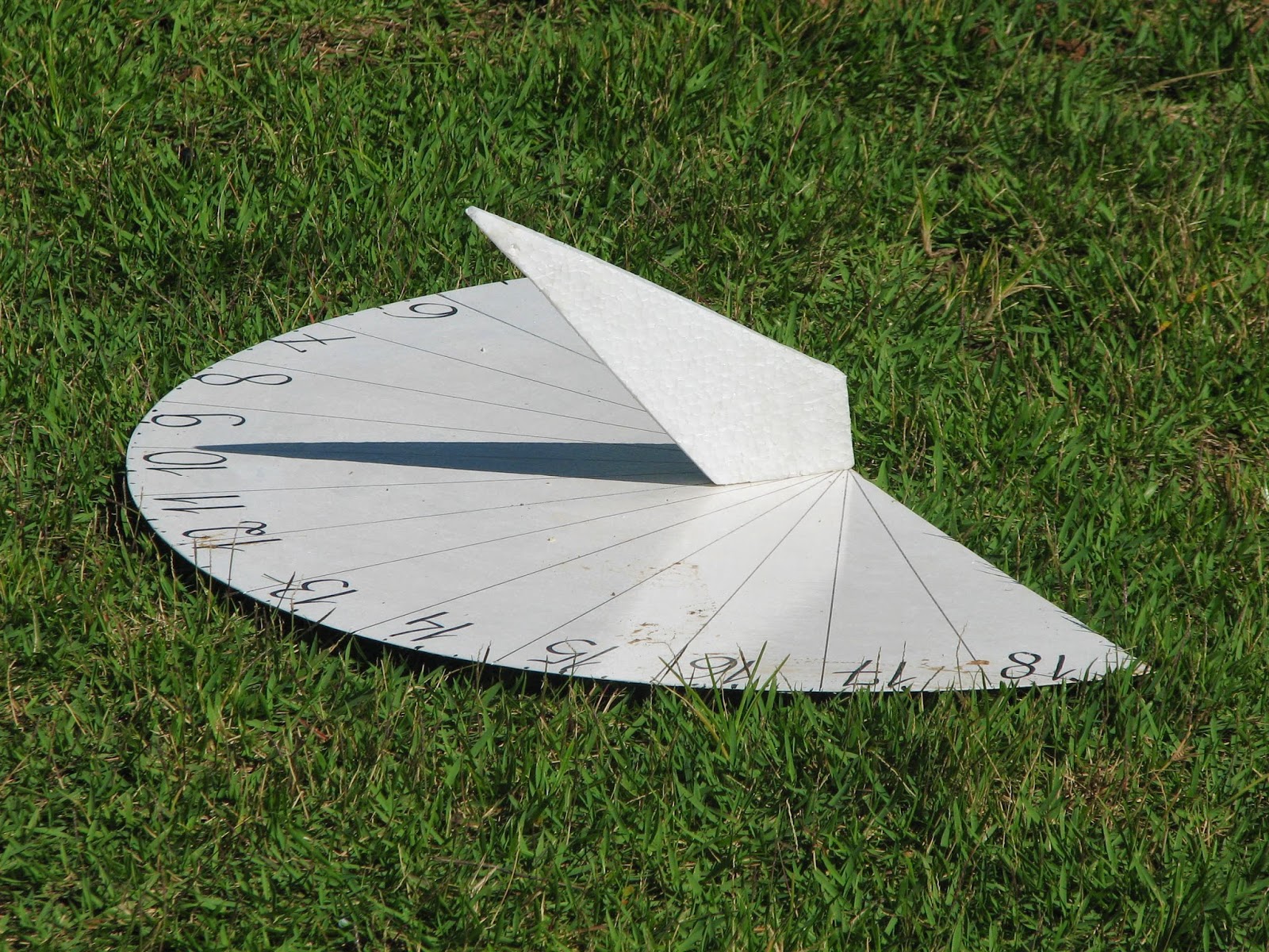 Gomes.JB: Relógio de Sol