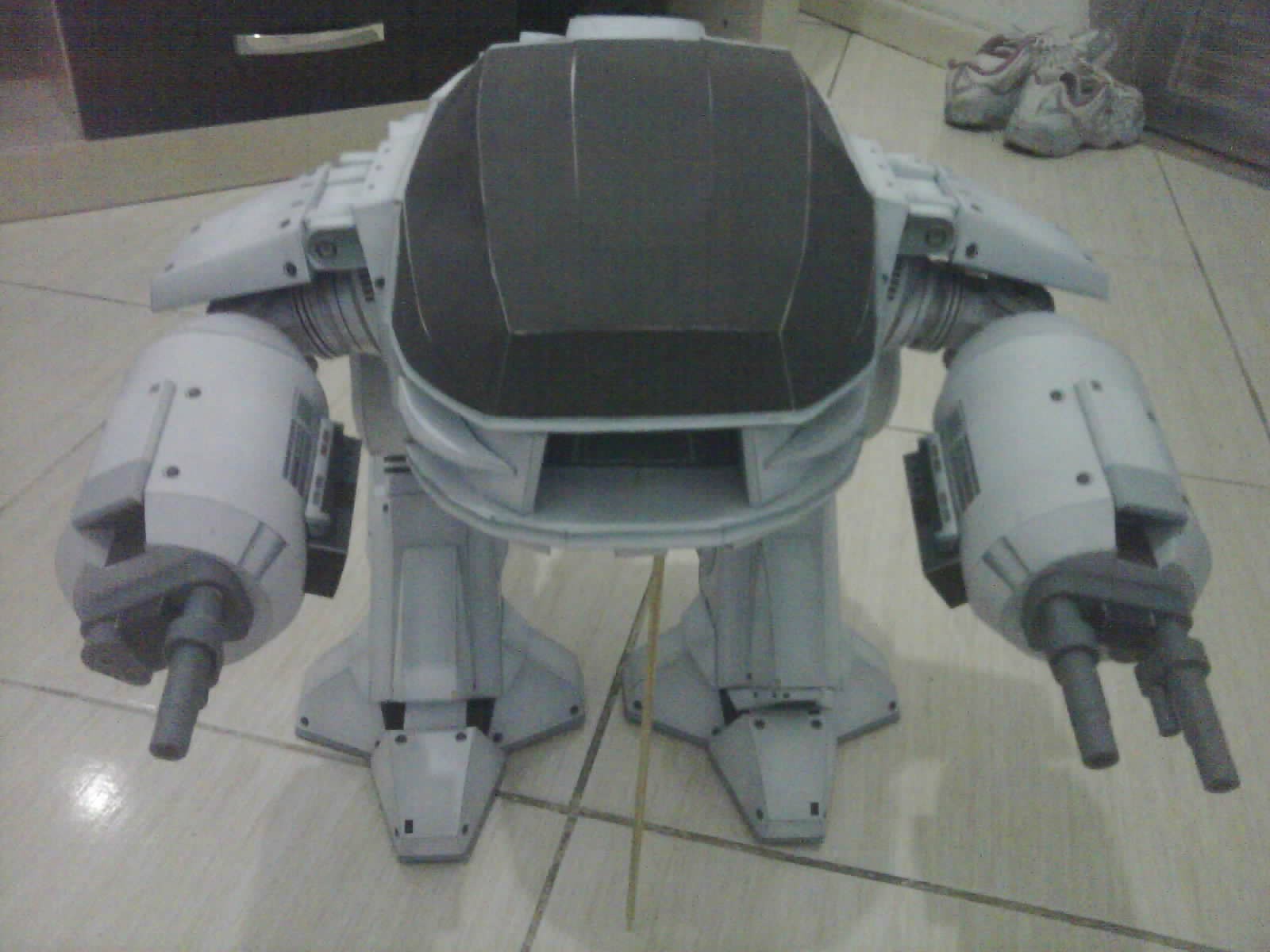 Clausmir Muniz: ED- 209 papercraft
