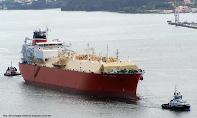 BUQUE LNG BRITISH EMERALD