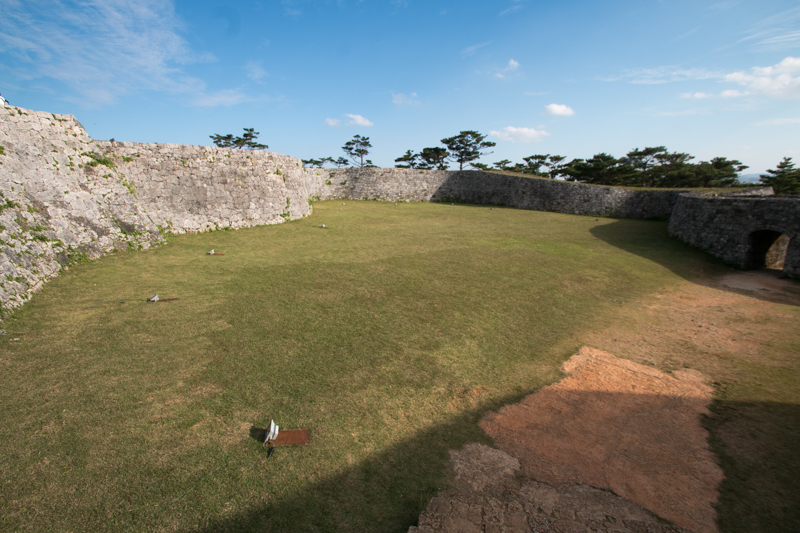 Zakimi castle -Beauty of curved wall and arch- | Ken's Storage ...