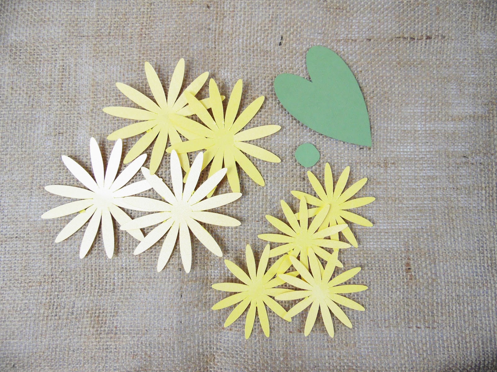 Mama's Gone Crafty: The Perfect Paper Daisy