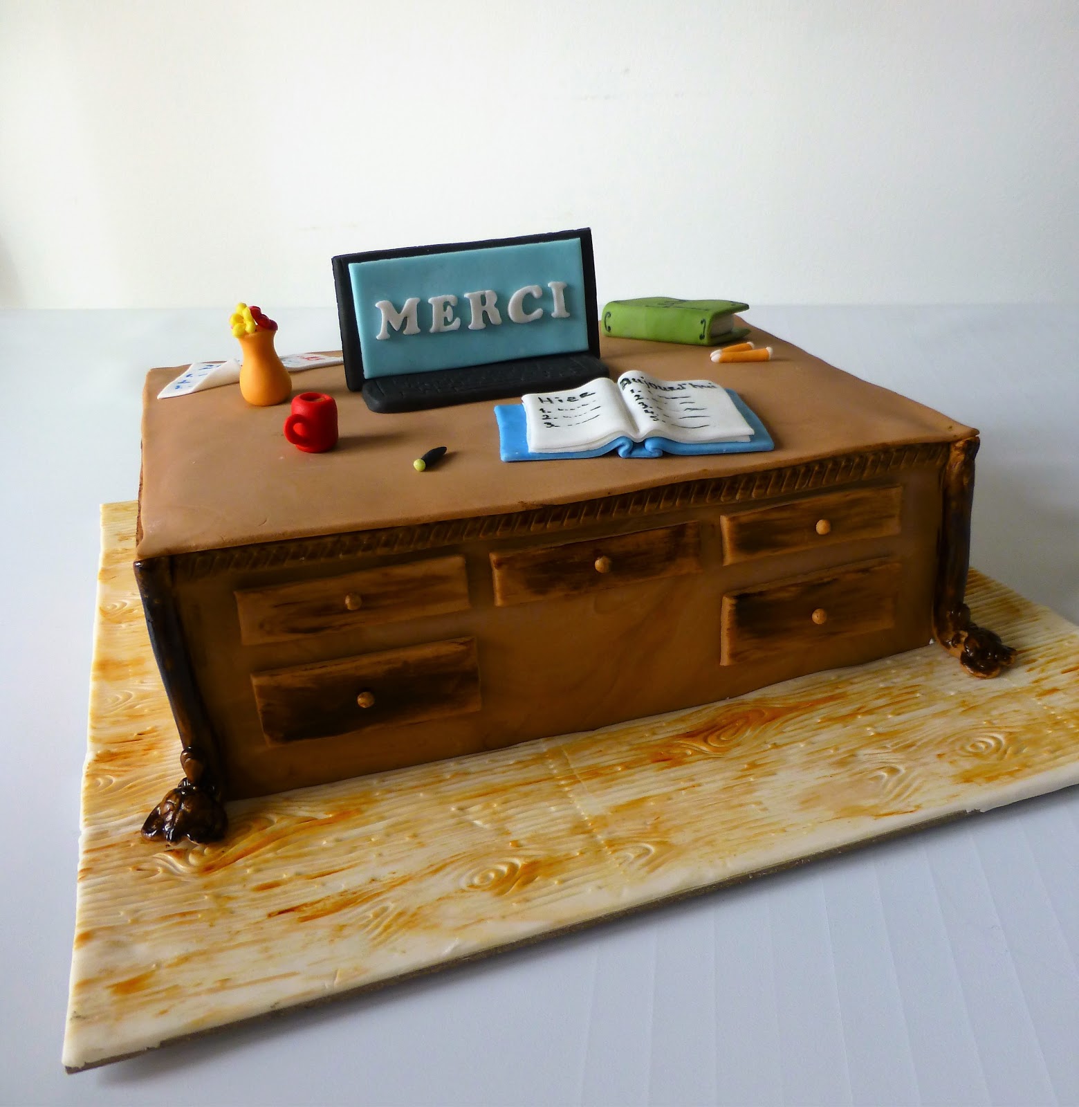 CakeSophia: Office desk cake