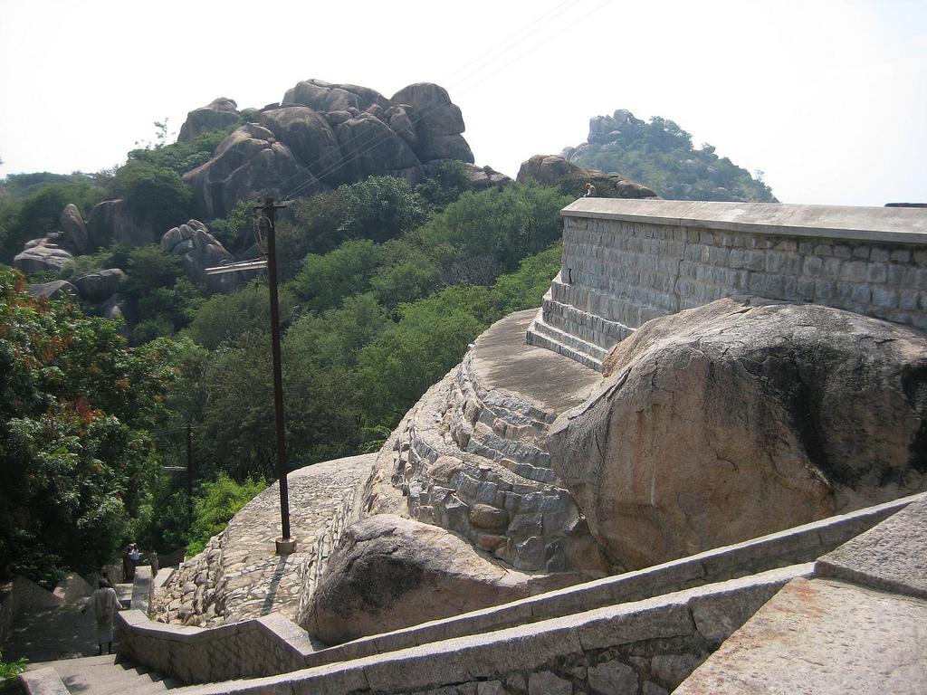 Tamilnadu Tourism: Subramanya Swamy Temple, Vallimalai – The Temple