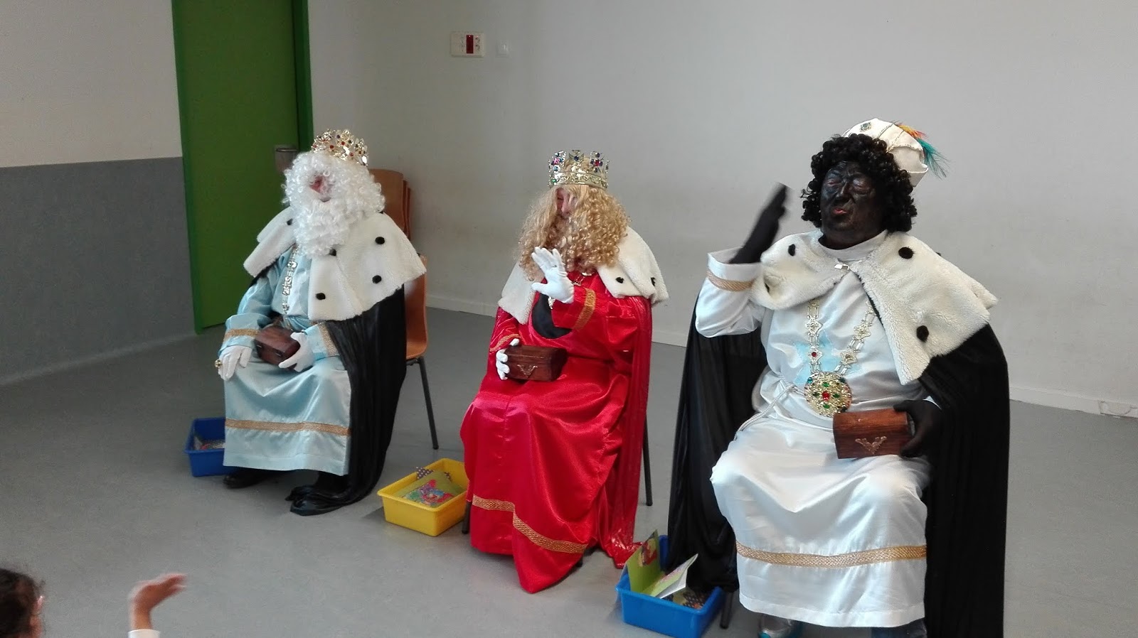 CEIP MIGUEL ÁNGEL SÁINZ: VISITA DE LOS REYES MAGOS A INFANTIL.