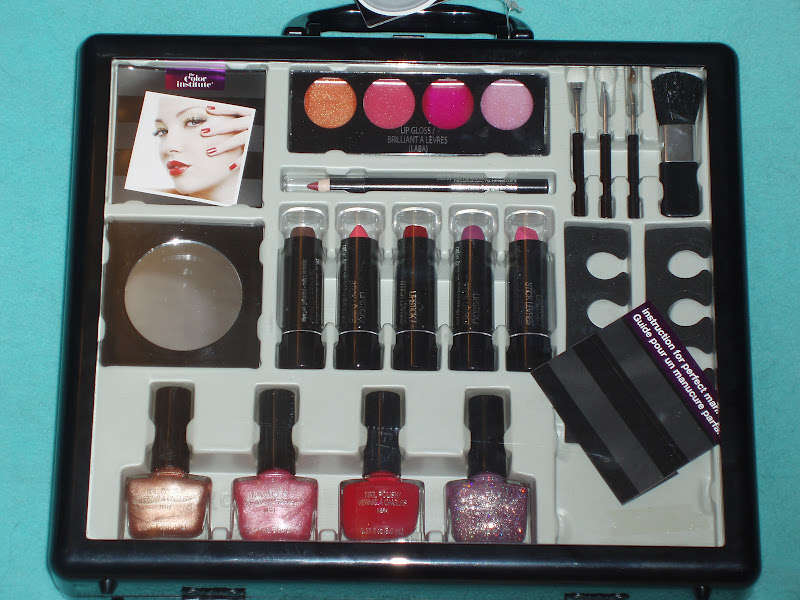 Sparkled Beauty: The Color Institute gift sets