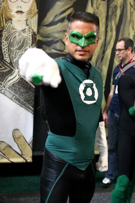 Innova: Cosplay Costumes Dress Up for Comic Con (36 Photos)