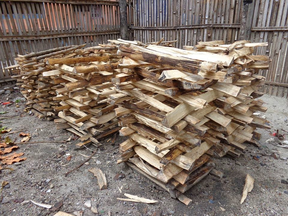Susunan Unik Kayu Bakar Di Mandar - Blog Kompa Dansa Mandar