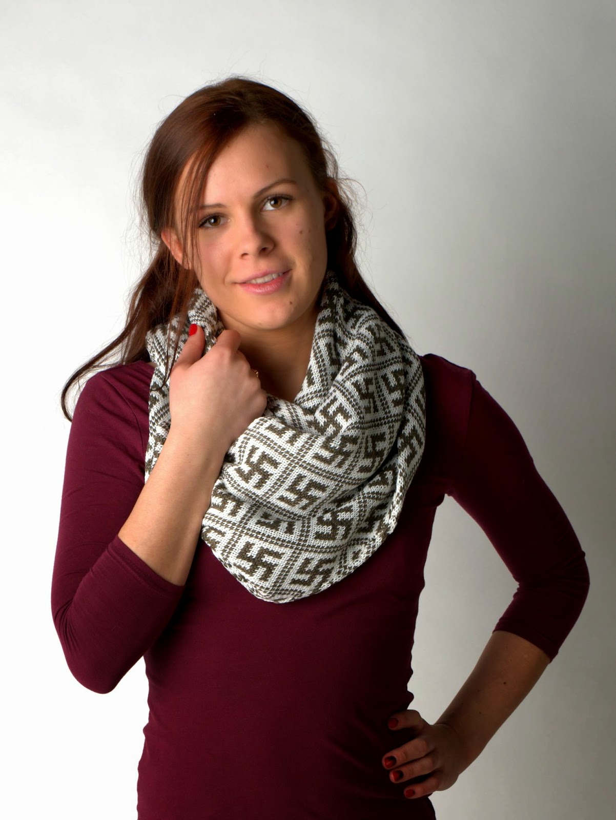 Adījumi: Pērkonkrusts, ugunskrusts, zaru krusts, svastika