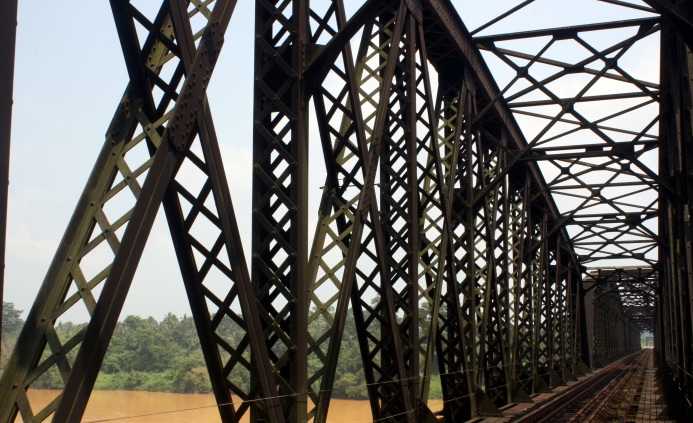 KB BACKPACKER'S Inn: The Guillemard Bridge