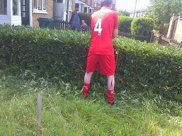 Spotted: At Football: THIRTEEN Liverpool Full kit wankers (and one full ...