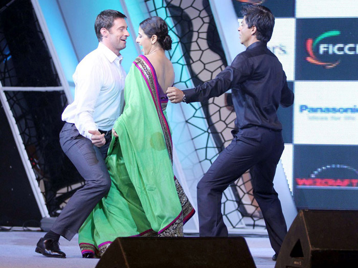 Hugh Jackman Vidya Balan Dance At FICCI FRAMES Awards ~ Cinindya