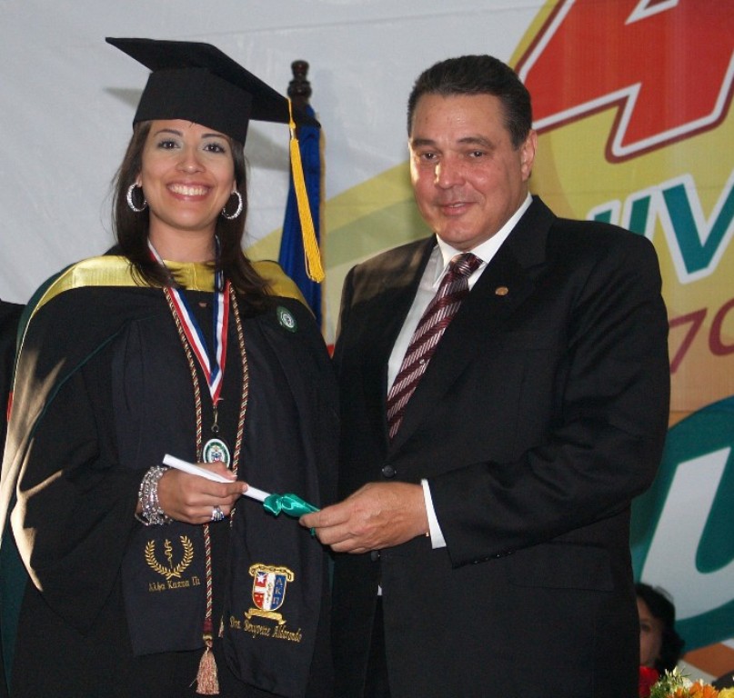 Encuentros RD: Universidad Central del Este inviste a nuevos profesionales