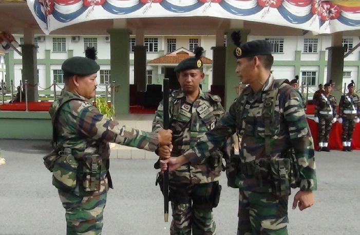 Portal Bujang Berani 10 RRD: PERBARISAN HUT KE 19 DAN SERAH TERIMA ...