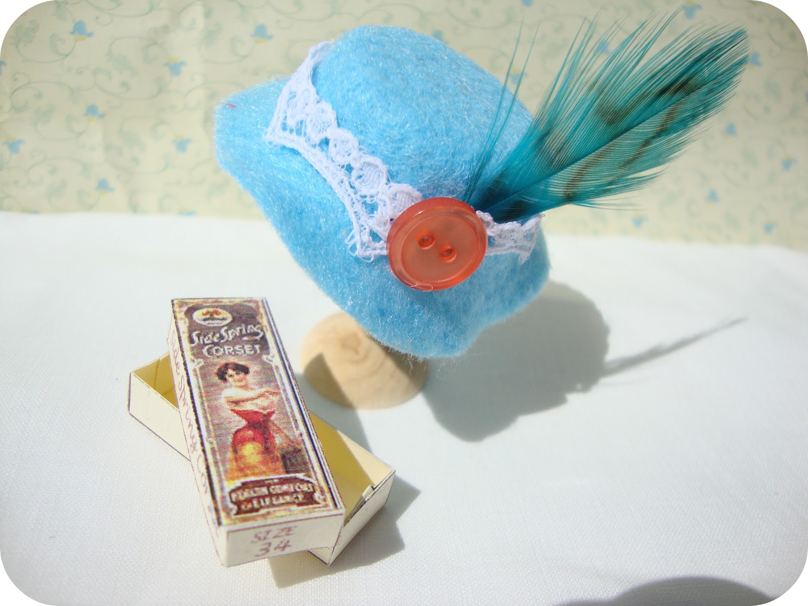 Miss Beatrix: How to Make a Miniature Hat