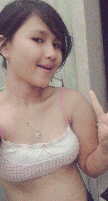 ABG Kimcil Imut Bugil Belajar Selfie « Kumpulan Foto Bugil Terbaru Dan Terlengkap