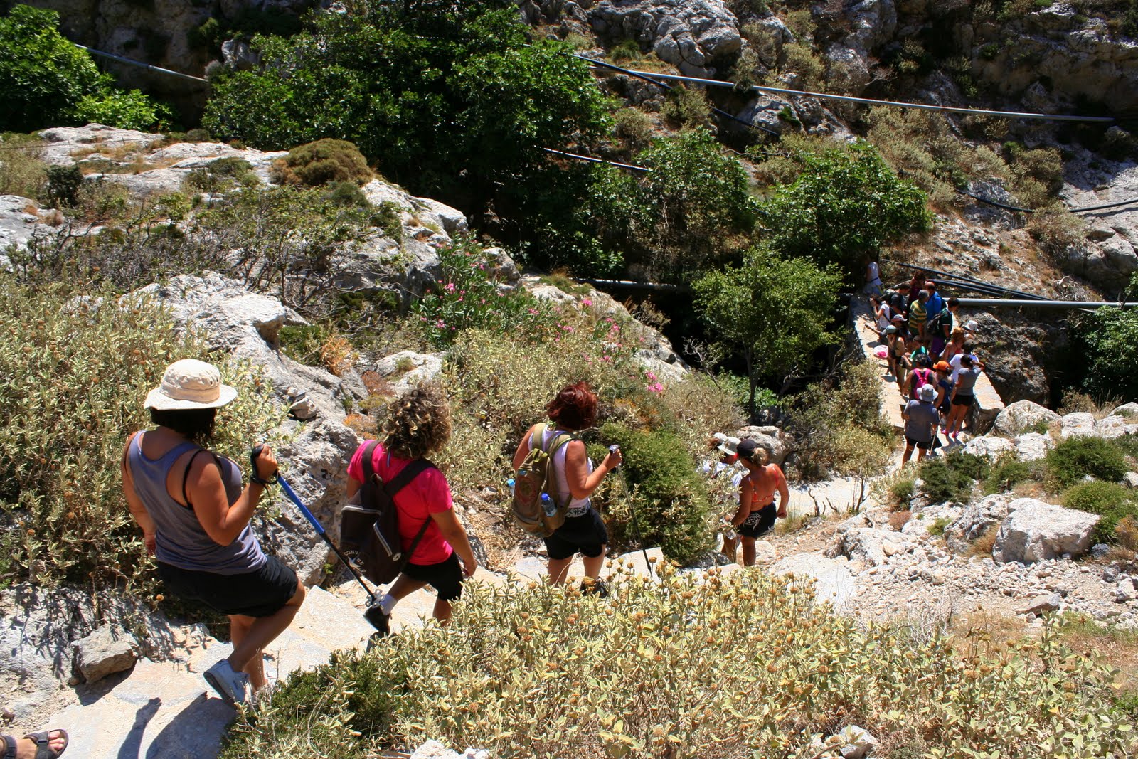 EXPLORE MOUNTAINS: ΚΟΥΡΤΑΛΙΩΤΙΚΟ ΦΑΡΑΓΓΙ (ΜΟΝΗ ΠΡΕΒΕΛΗ)