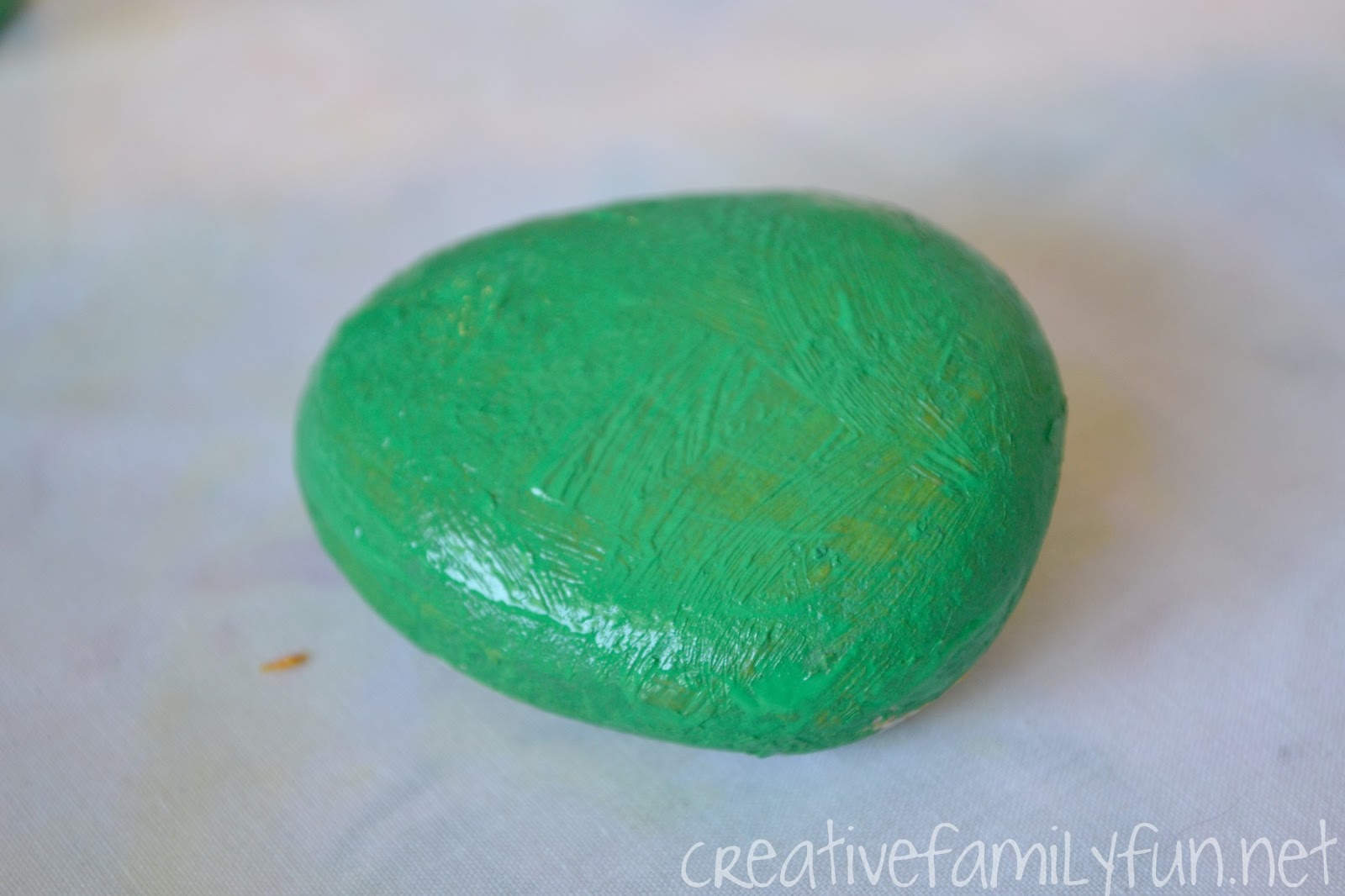 Classic Crafts ~ Painted Rock Turtles - Creative Family Fun