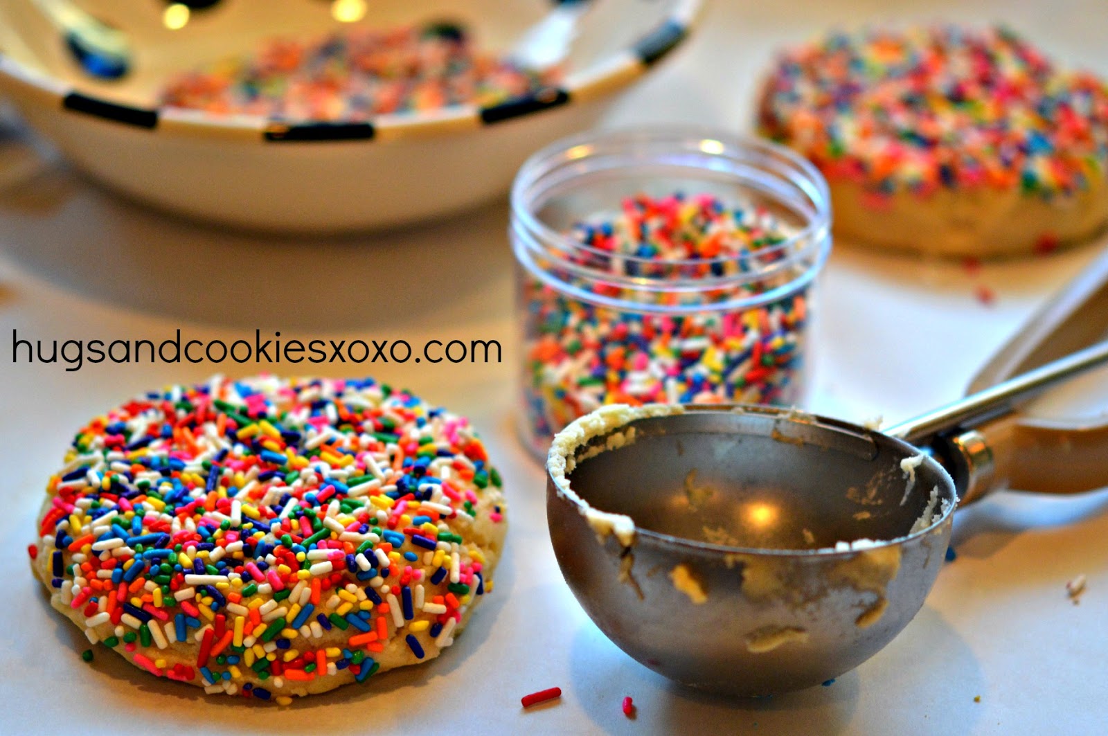BETTER THAN A BAKERY - SPRINKLE COOKIES - Hugs and Cookies XOXO