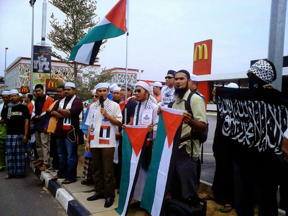 (21 Gambar) Suasana Demo Boikot McDonalds Di Seluruh Malaysia - Siakap Keli