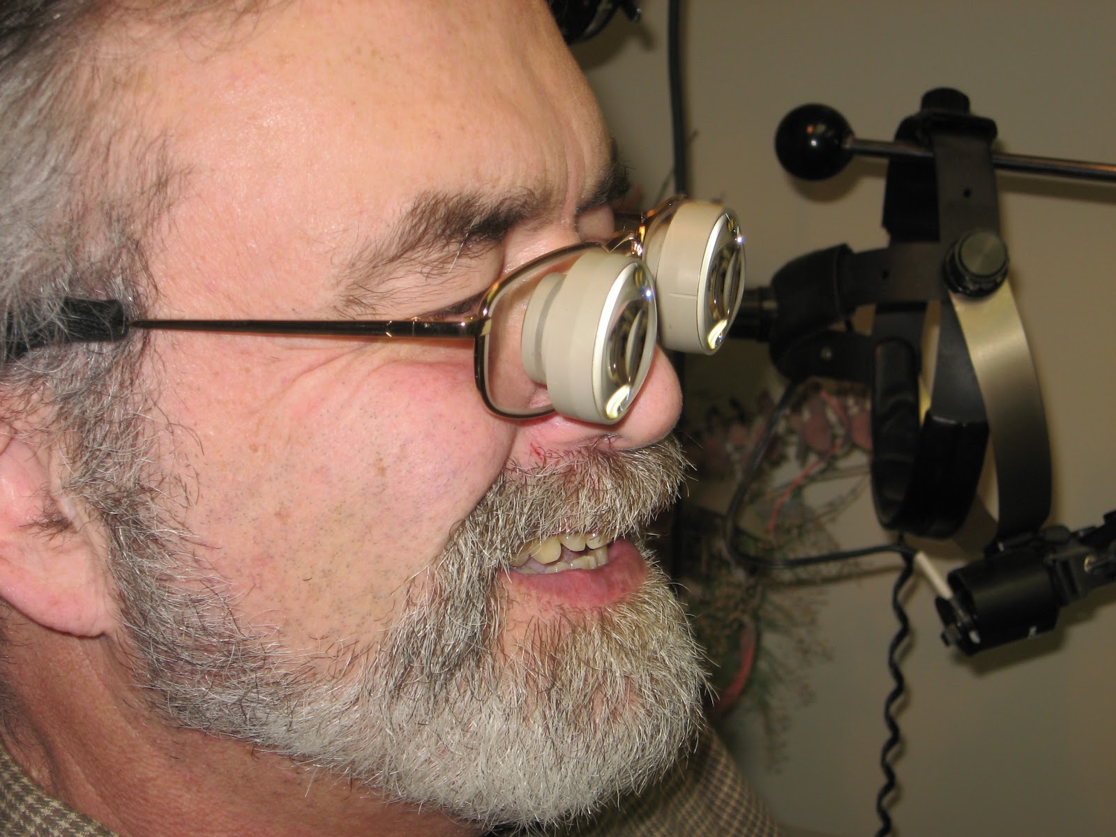 Low Vision Eyeglasses LowVisionEyeglasses.com: Connecticut Low Vision ...