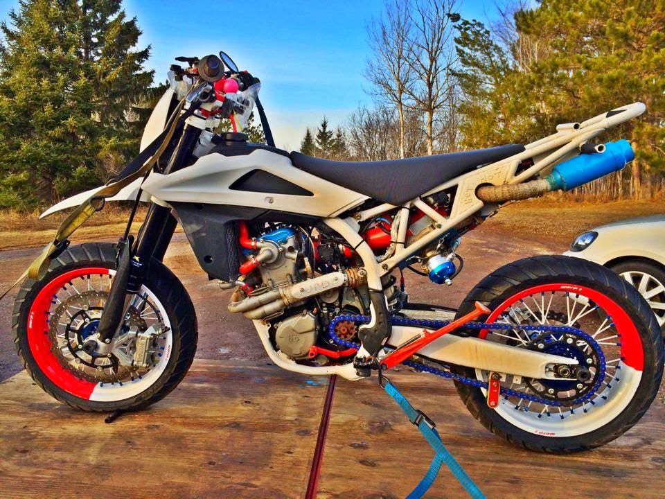 Mercenary Garage : Turbo Supermoto