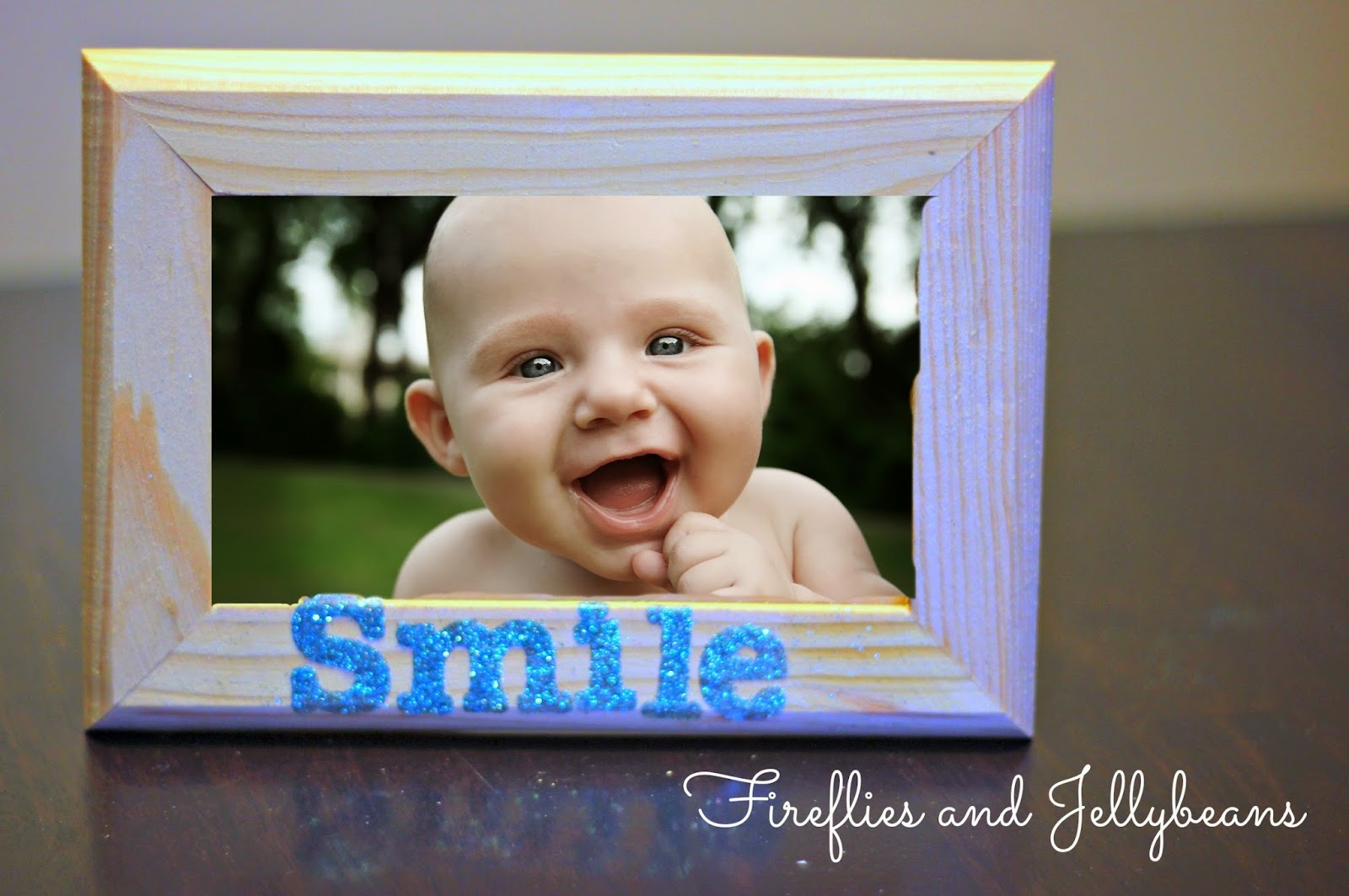 Fireflies and Jellybeans: Easy Glitter Smile Frame (Tutorial)