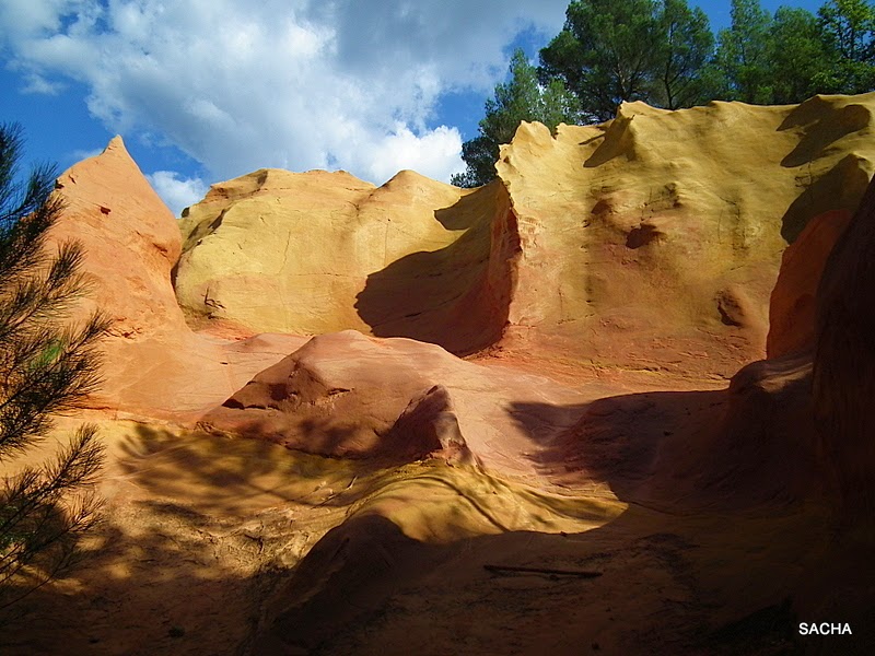 Un jour....Une photo !: Villars : Diaporama des Ocres de la Bruyère ...