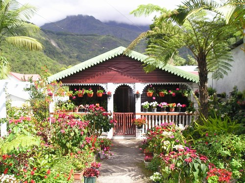 More than a Woman: Ile de la REUNION - Belles maisons créoles