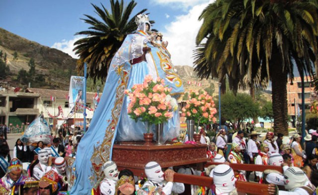 Folclore Eterno Peru: Fiesta patronal de Paruro en Lima