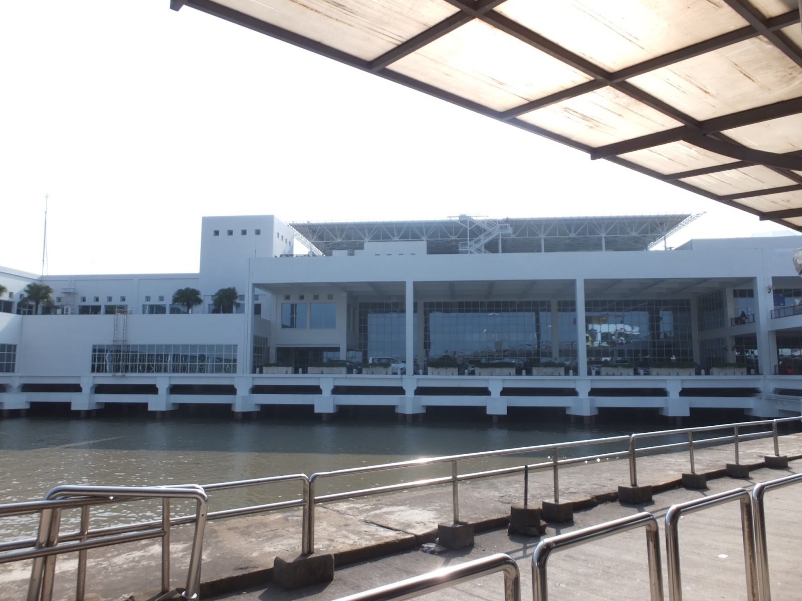 27 Thousand Waves: Day 15 - Hong Kong, China & Macau