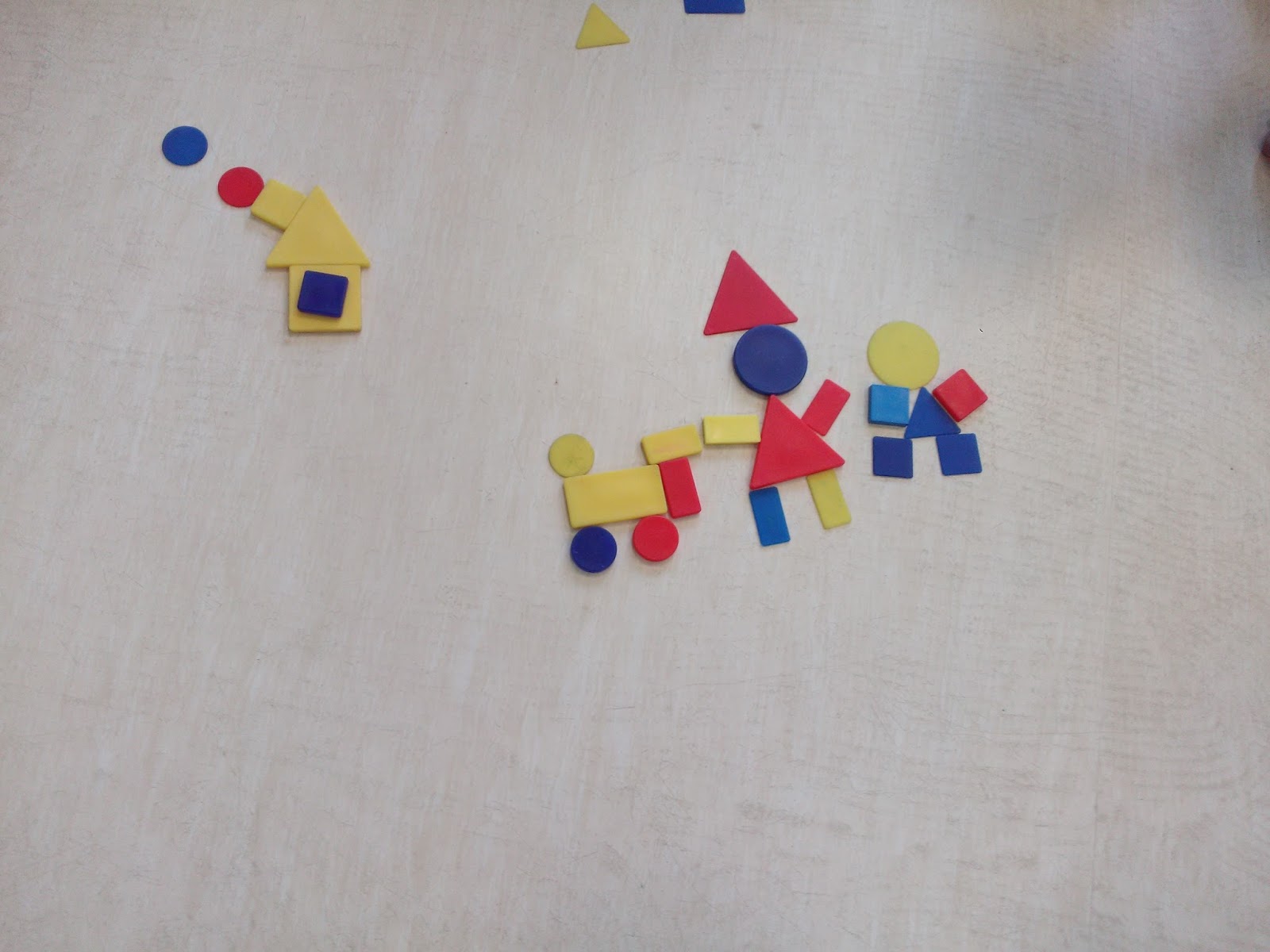 Scuola dell'Infanzia e Primaria San Secondo: GIOCHIAMO CON LE FORME