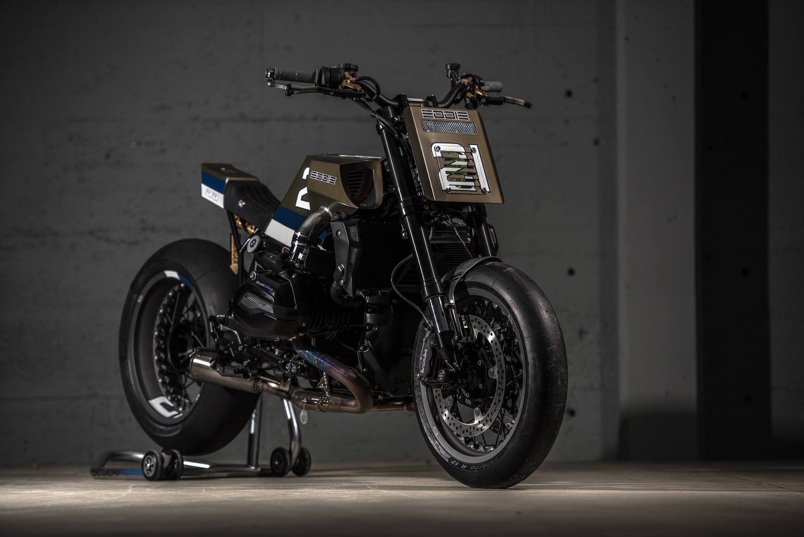 BMW "Eddie21" VTR Customs - RocketGarage - Cafe Racer Magazine