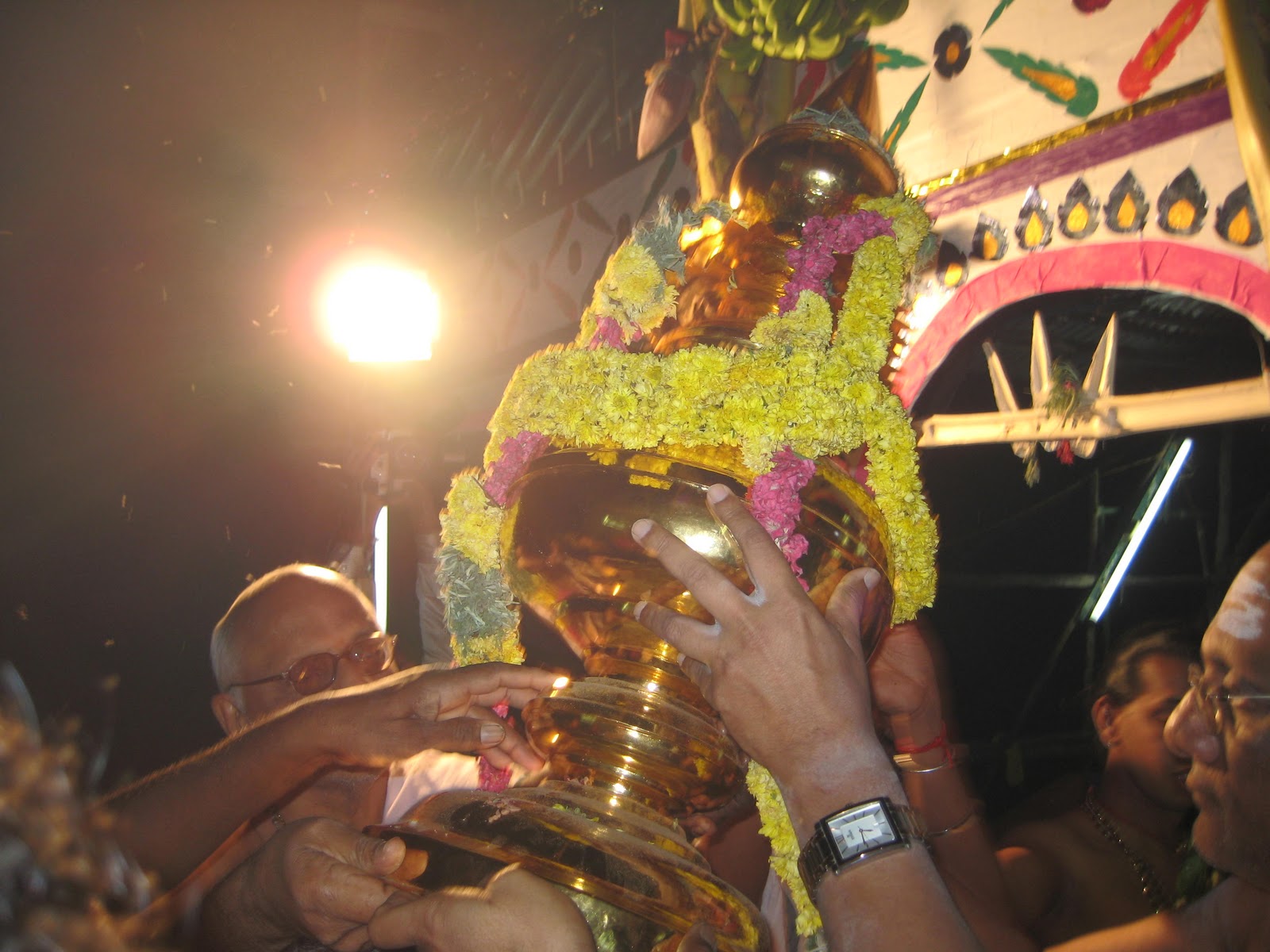 Divya Darisanam: Maha Kumbabhishegam of Kunniyur Sri Kamakshi Amman-A ...