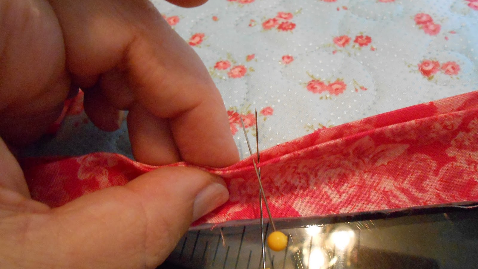 Because I say sew ;) : Machine binding made simple... Part 1 (the back)