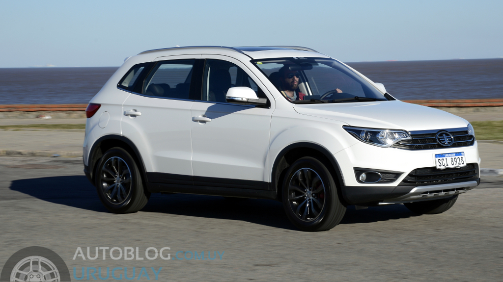 Prueba: FAW R7 1.6 Luxury Hi Tech : Autoblog Uruguay | Autoblog.com.uy